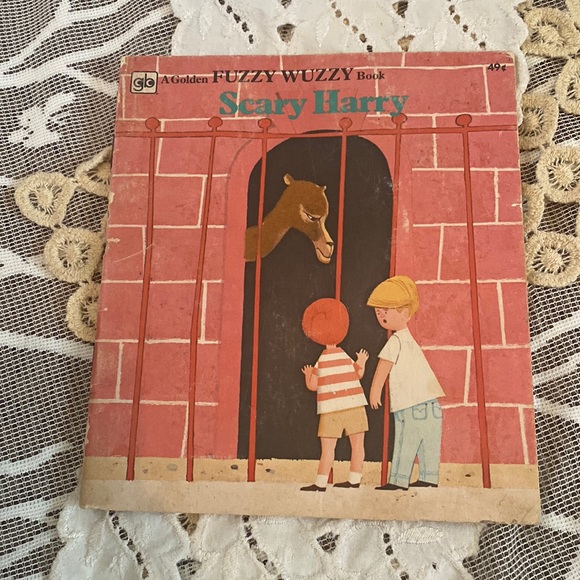 Vintage | Accents | Vintage Fuzzy Wuzzy Book Scary Harry Camel | Poshmark